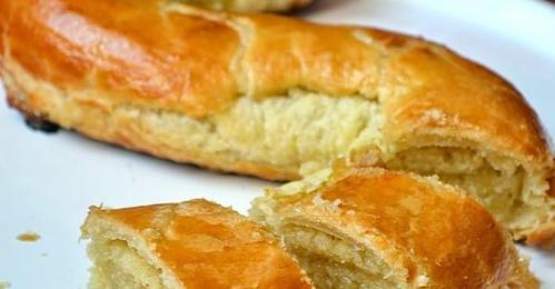 Banketletter or Banketstaaf (Puff Pastry filled with Almond Paste ...